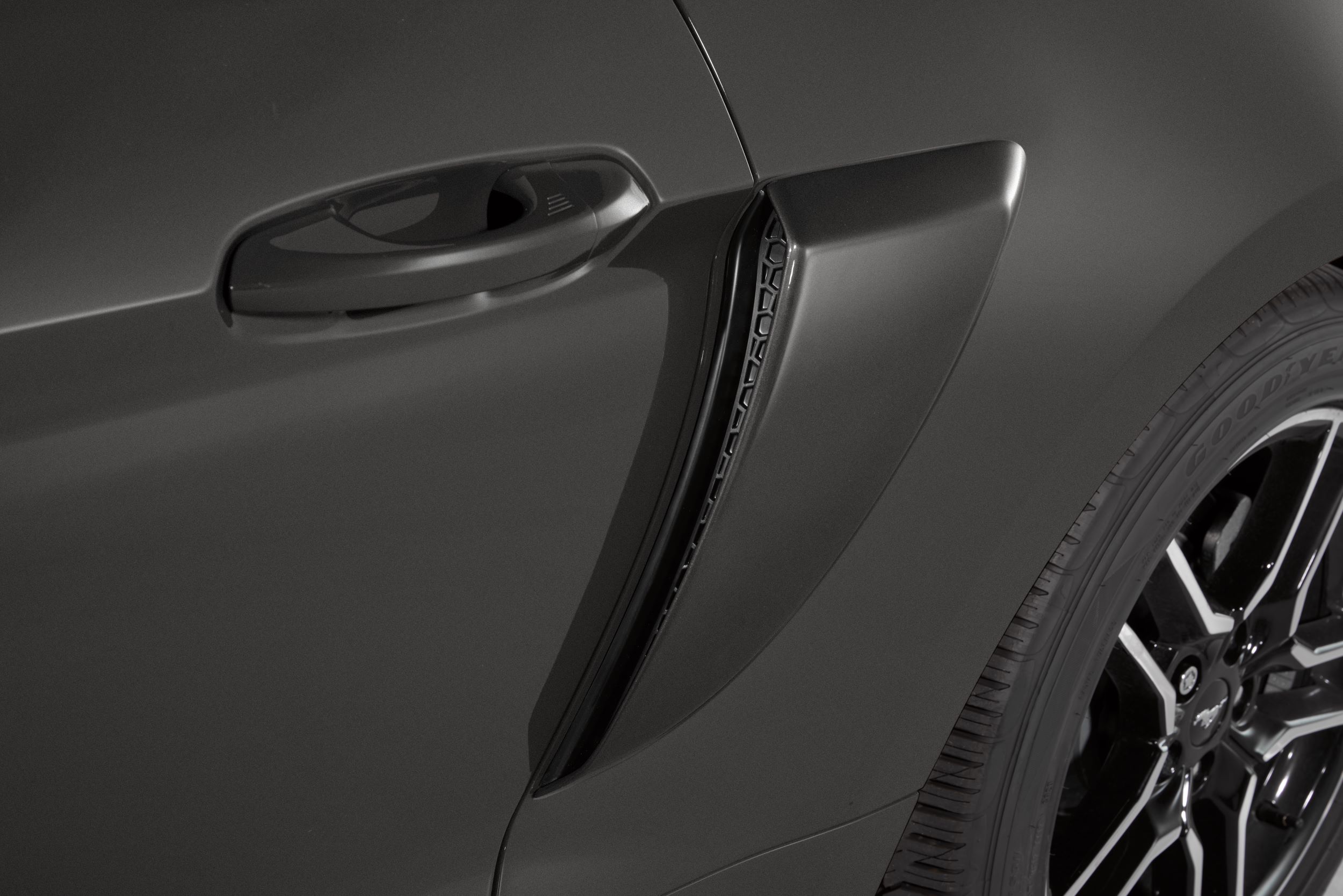 Mustang 2021-2023 Air Design® Carbonized Gray Side Scoop | Accessories ...