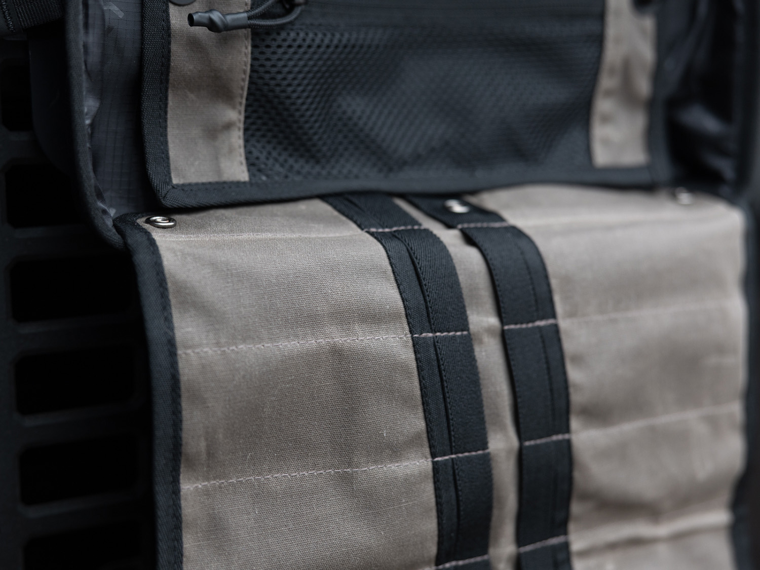 Bronco - M12 Magnetic MOLLE Mount System | Accessories | Ford.com